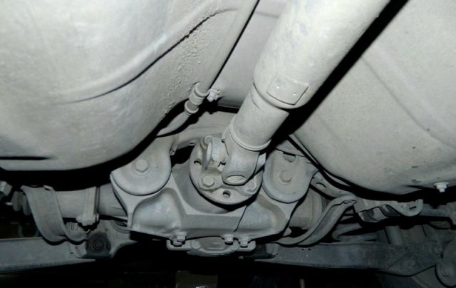 Manual replacement of fuel filter of Suzuki Grand Vitara. Photo ...